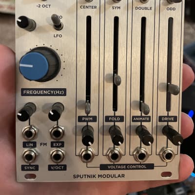 Sputnik Modular Variable Waveform Generator | Reverb