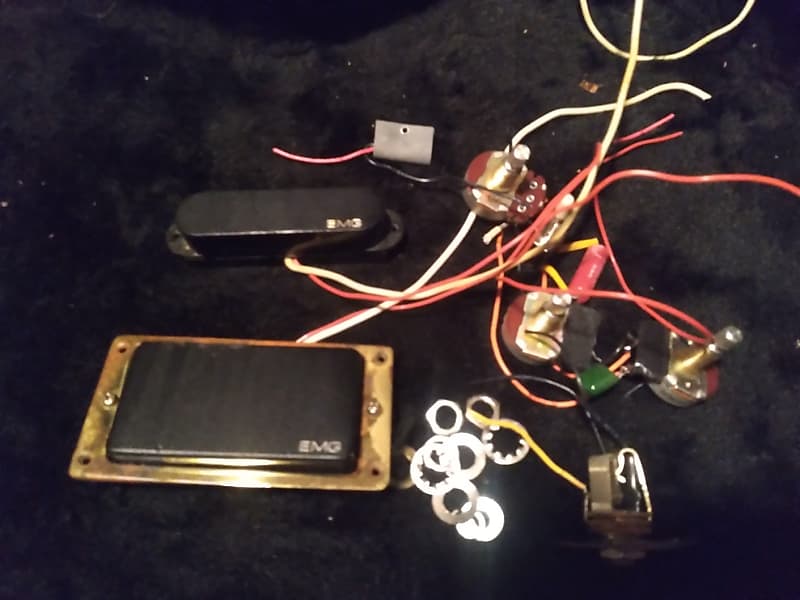 EMG 81 Plus Single Coil Emg And Pots 1987 Black | Reverb UK