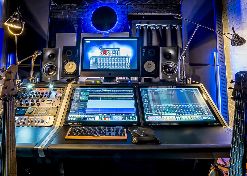 Slate Media Technology RAVEN CORE STATION with TWO RAVEN MTi2 | Reverb