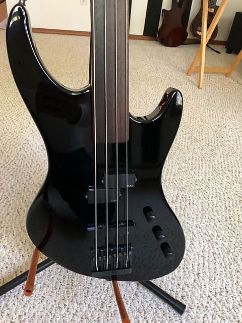 Guild Pilot Fretless Bass Guitar - 1990 | Reverb