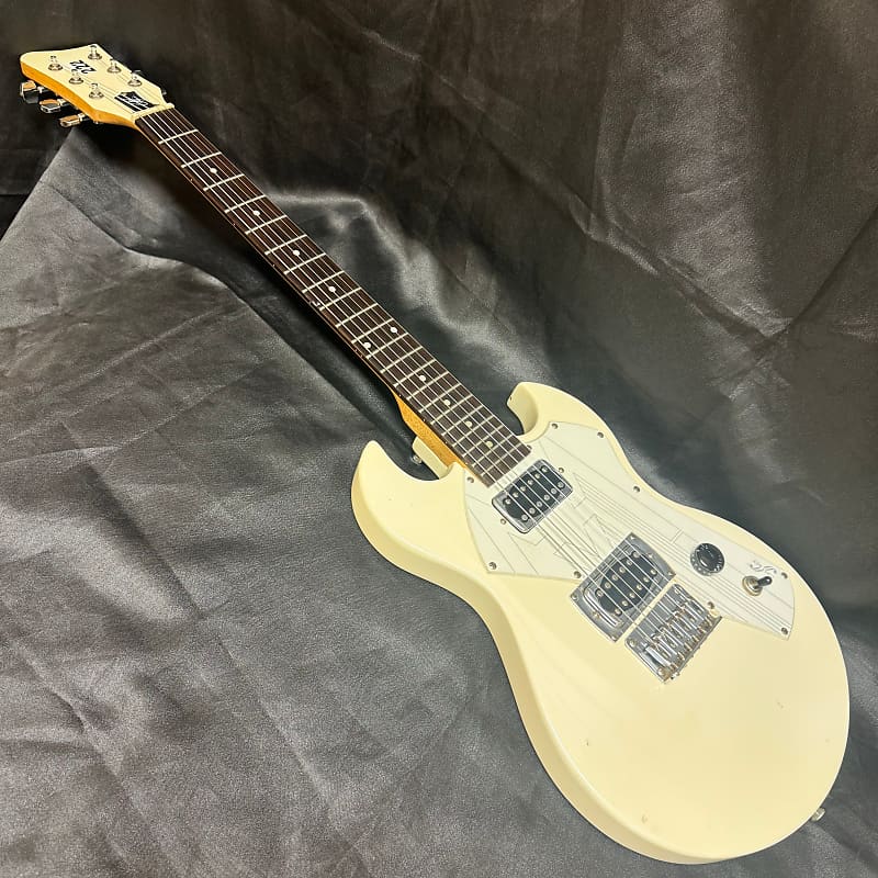 First Act 222 Adam Levine | Reverb