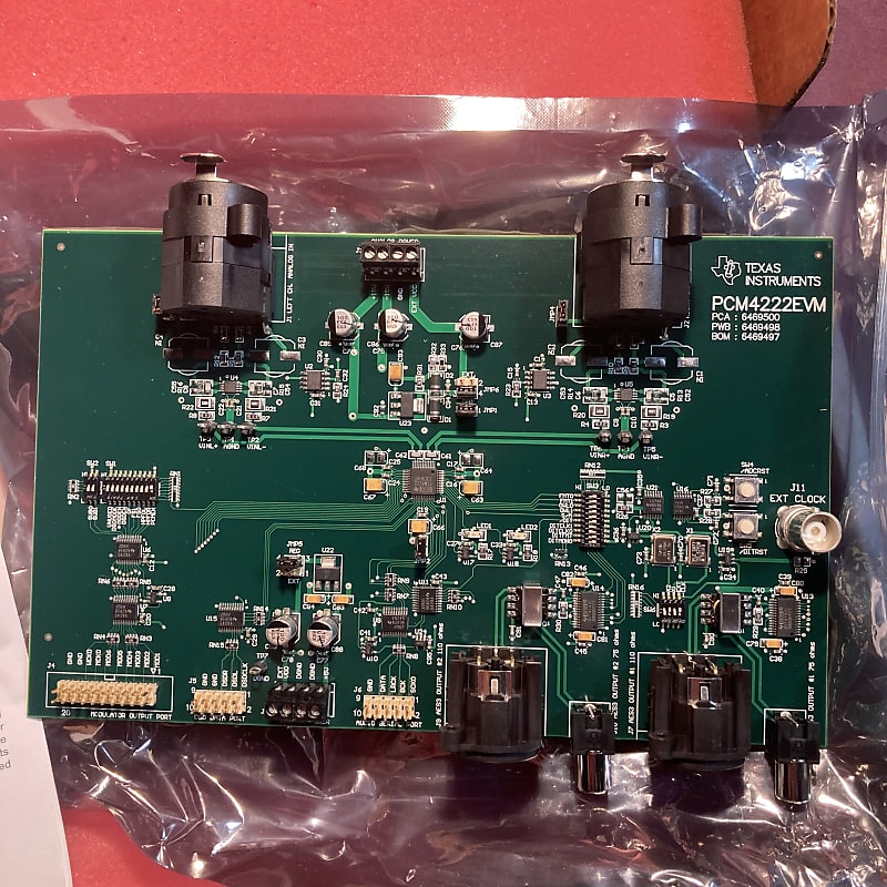 EXTRAORDINARY TI PCM422EVM Stereo Analog to Digital Converter | Reverb