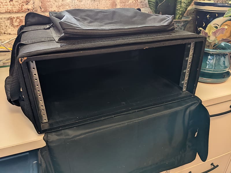 4U "rack bag" with accessories pocket | Reverb