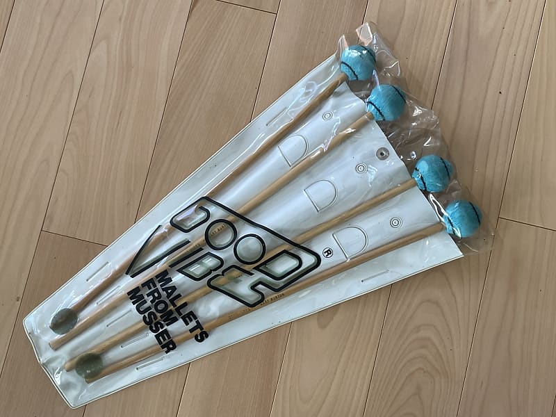 Musser Good Vibes M-235 1978 - Medium hard blue | Reverb