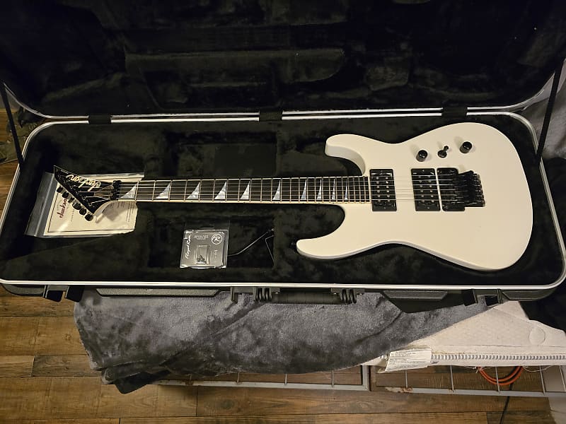 JACKSON USA CUSTOM SHOP SOLOIST SL2H 2021 WITH CASE - SNOW | Reverb