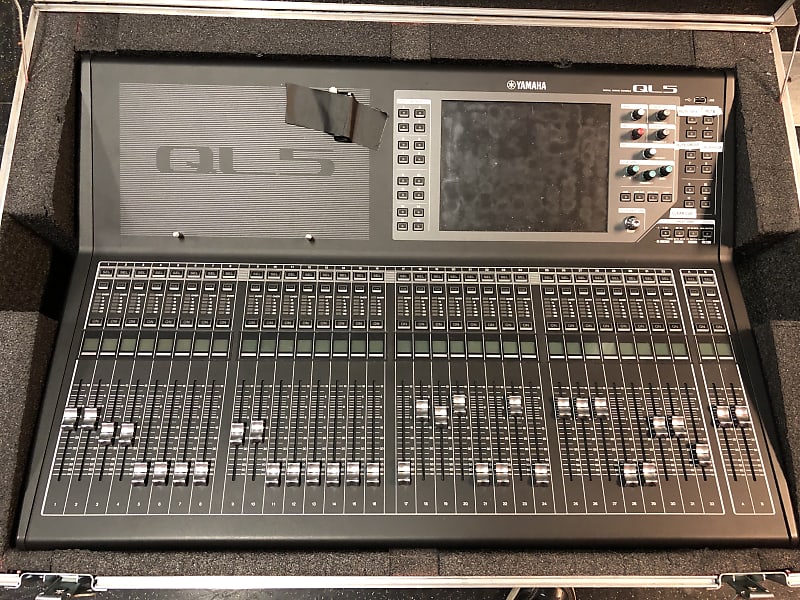 Yamaha QL5 with Rio 3224-D and Ri8-D combo | Reverb