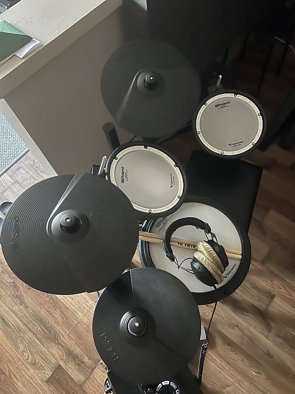Roland Td17KV + Tama Junior Cobra 200 + 2x drumsticks + pad | Reverb