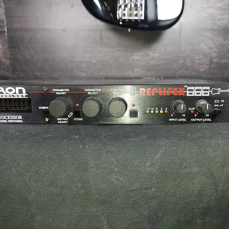 Rocktron Replifex Rack Mount Multi-FX Guitar Processor | Reverb