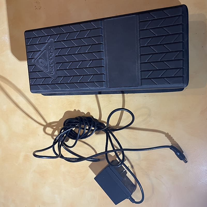 Behringer Stereo Volume Pedal 2022 - Black-with power supply | Reverb