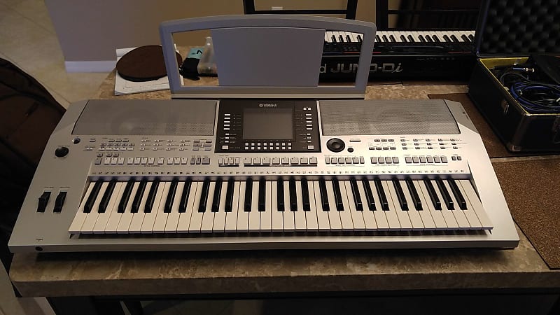 Yamaha PSR-S910 61-KEY Keyboard Workstation 2014 Silver | Reverb