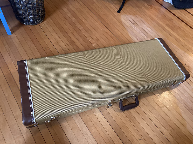 Fender tweed Stratocaster / Telecaster Case | Reverb Canada