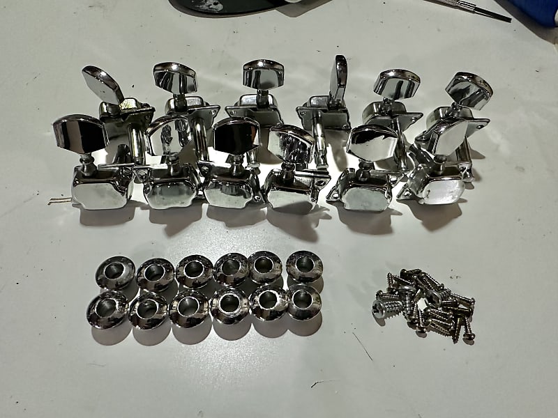 1970s Alvarez 5054 Tuning Machines and Bushings | Reverb