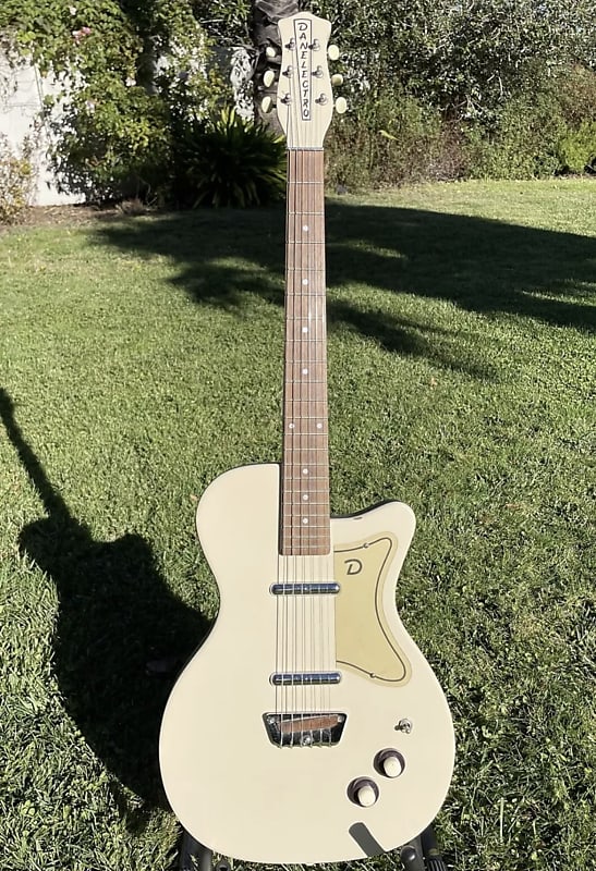 Danelectro U2 | Reverb