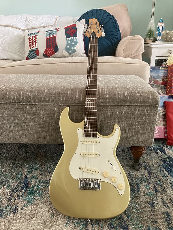 Samick Greg Bennett Malibu - Gold | Reverb