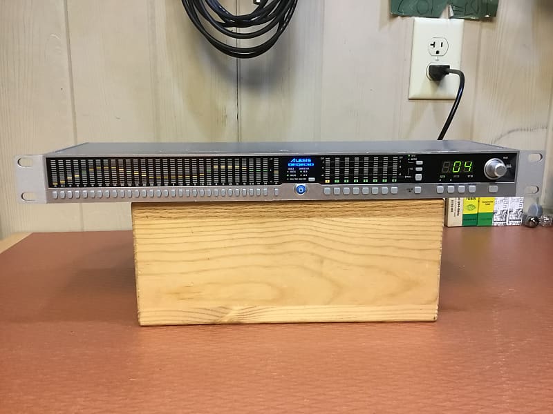 Alesis DEQ830 EQ/RTA | Reverb