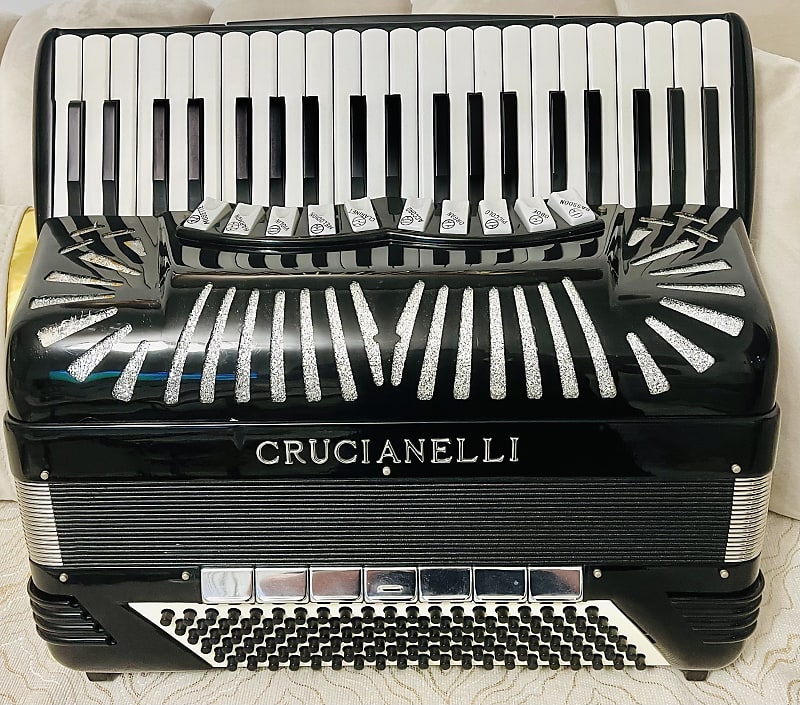 Piano Accordion Crucianelli Professional Cassotto 2+2 | Reverb