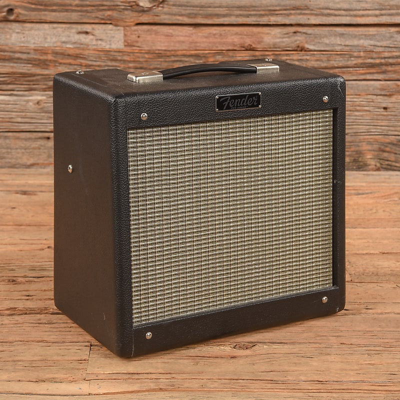 Fender Pro Junior IV 15-Watt 1x10" Guitar Combo | Reverb