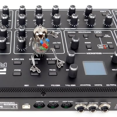 DSI Sequential Prophet REV2-8 Synthesizer Desktop + Wie Neu + | Reverb