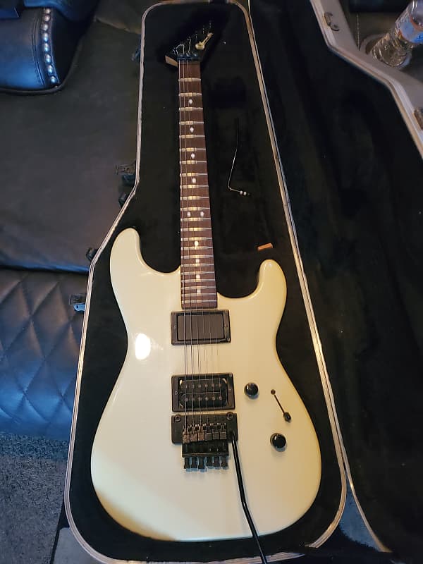 Charvel model 3a w/ original chainsaw case | Reverb
