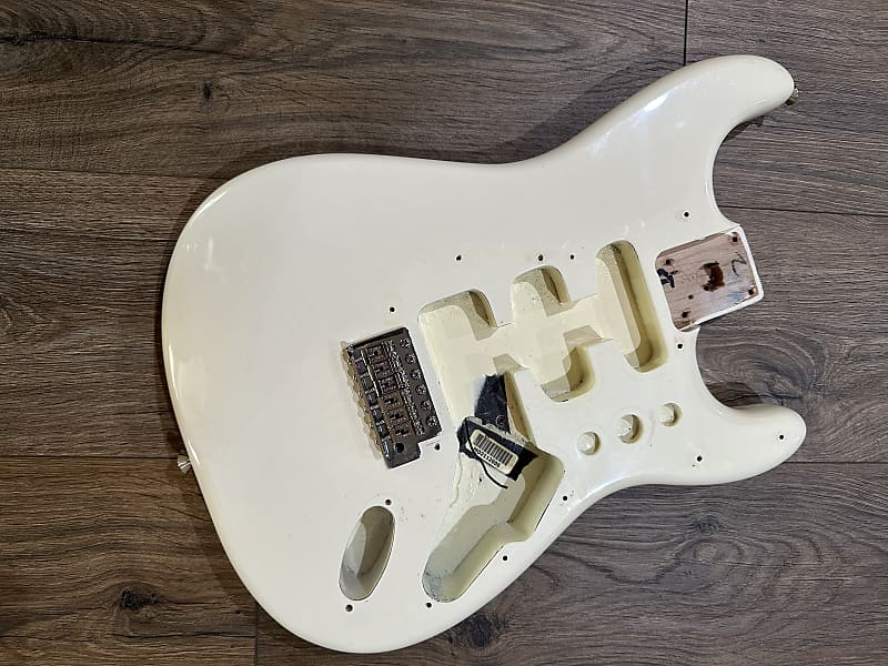 Fender Standard Stratocaster body 2002 - White/Cream | Reverb
