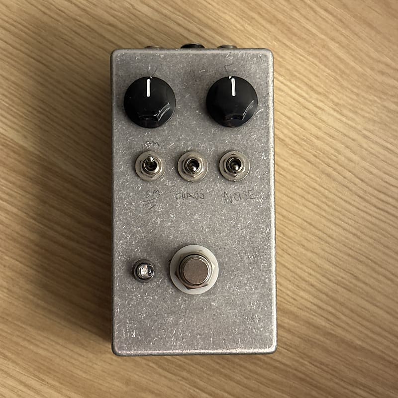 Mask Audio Electronics Devi Ever Soda Mizer Noise Floor Clone | Reverb