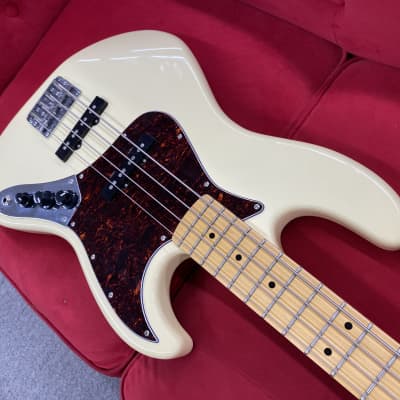 Tagima TW-73 Woodstock Series 4-String - Olympic White | Reverb