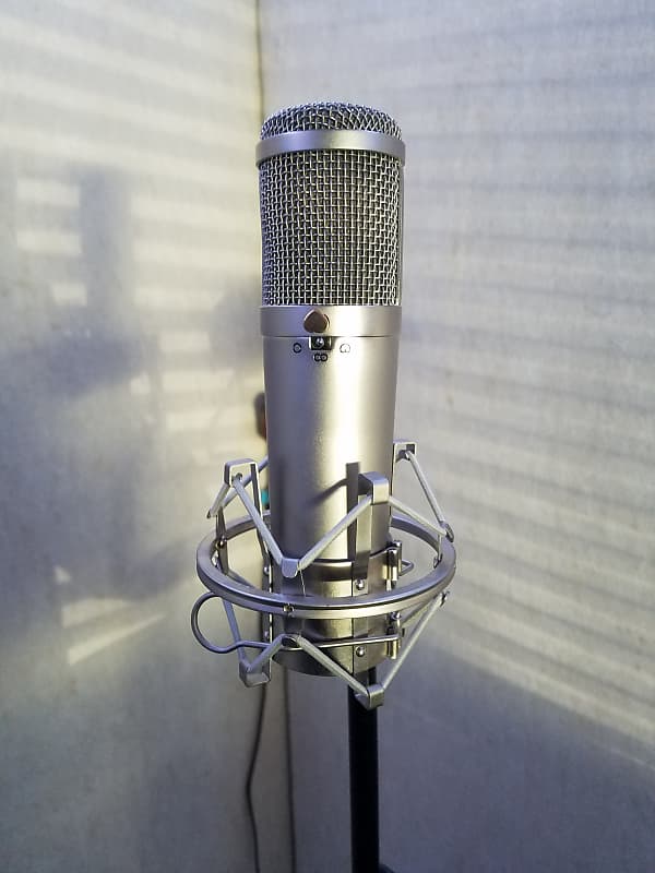 Neumann U87 Clone | Reverb