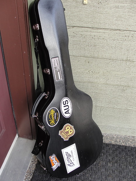 Calton Om Flight Case Black/Red interior, all latches | Reverb Canada