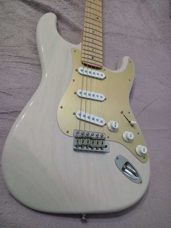 LIMITED Fender IKEBE FSR 1966 Stratocaster Reverse Head (US | Reverb