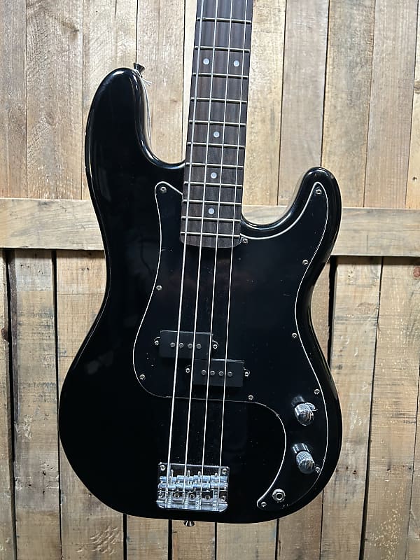 Stagg 30 Series Short Scale P Bass Guitar-Black | Reverb