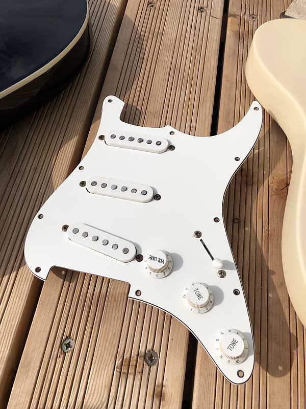 Squier 1996 Standard Stratocaster Fully Loaded Scratchplate | Reverb