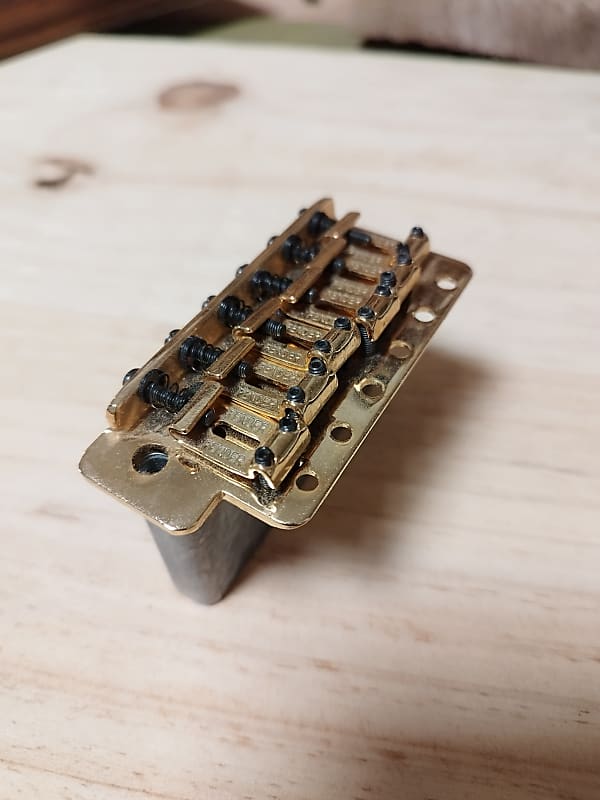 Fender Vintage Tremolo System Gold | Reverb