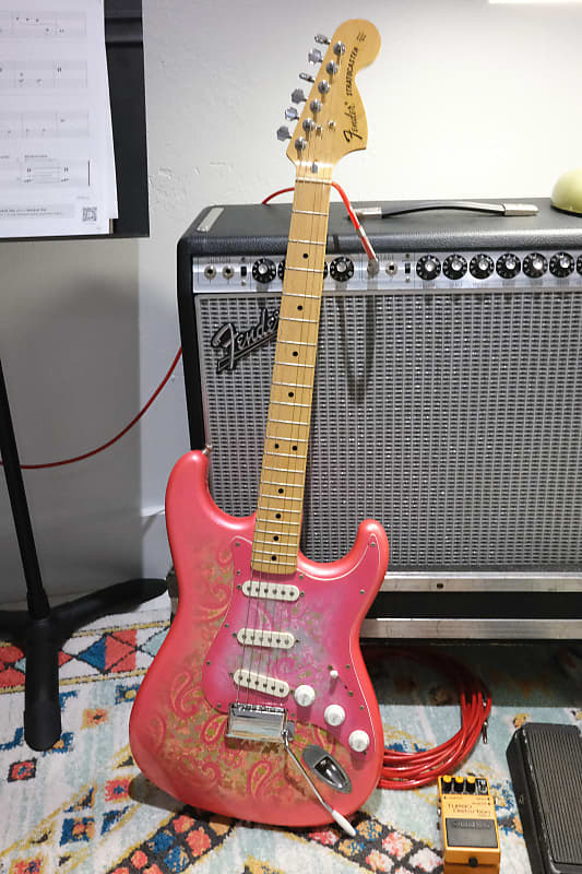 Fender Stratocaster 1985 - Pink Paisley | Reverb UK