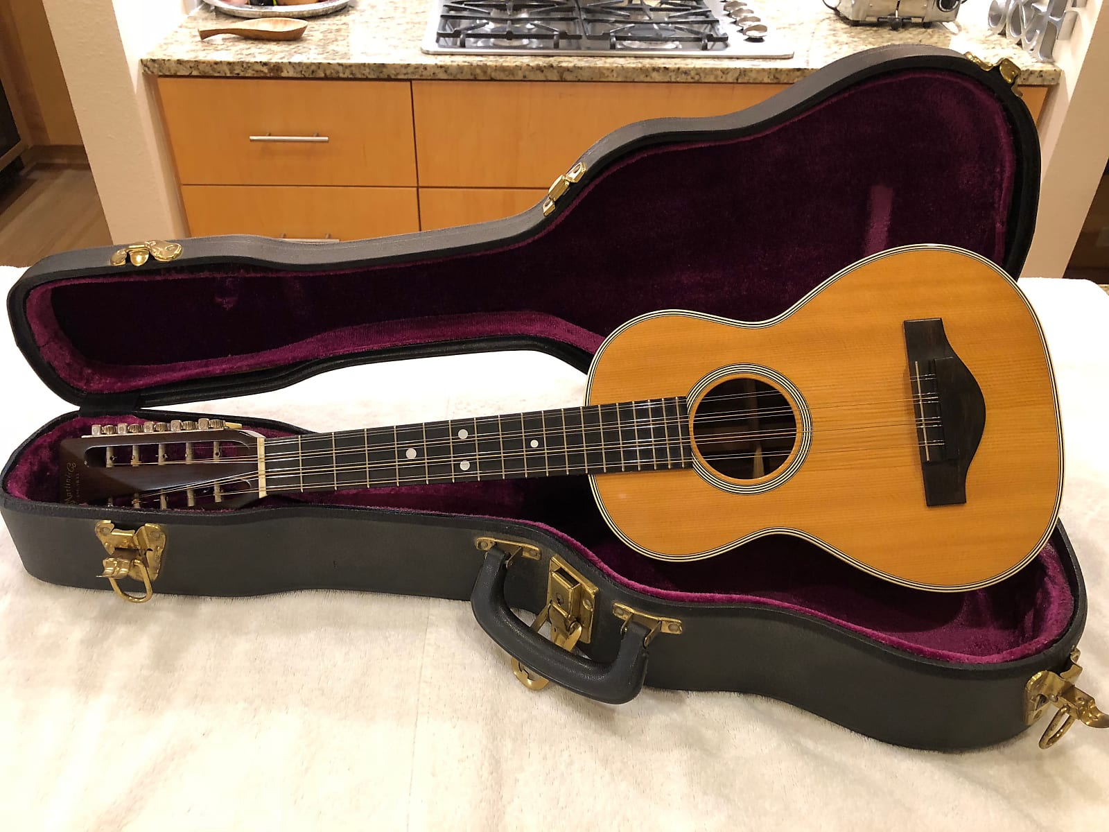 Martin T-28 Tiple | Reverb