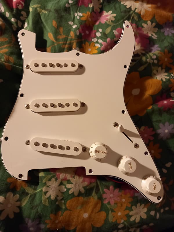 Encore Stratocaster Loaded Scratchplate 1990s White | Reverb