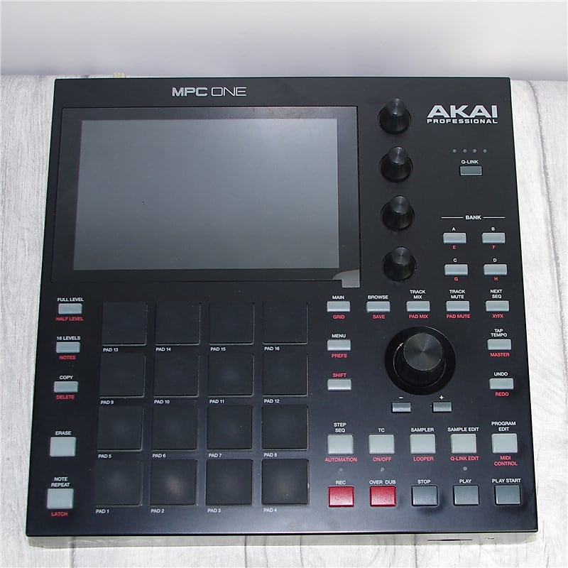Akai MPC One with Tour Case Second-Hand | Reverb