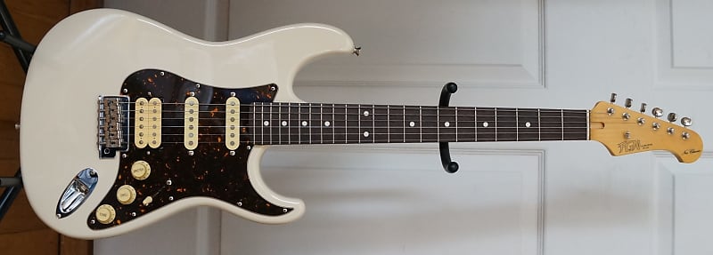 Fujigen NCST-M10R Vintage White HSS 24.75" Scale Stratocaster | Reverb