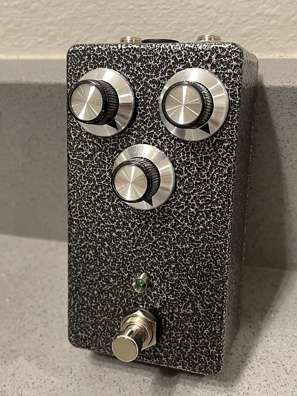 Lizard Queen Fuzz Clone (But Way Cooler) | Reverb