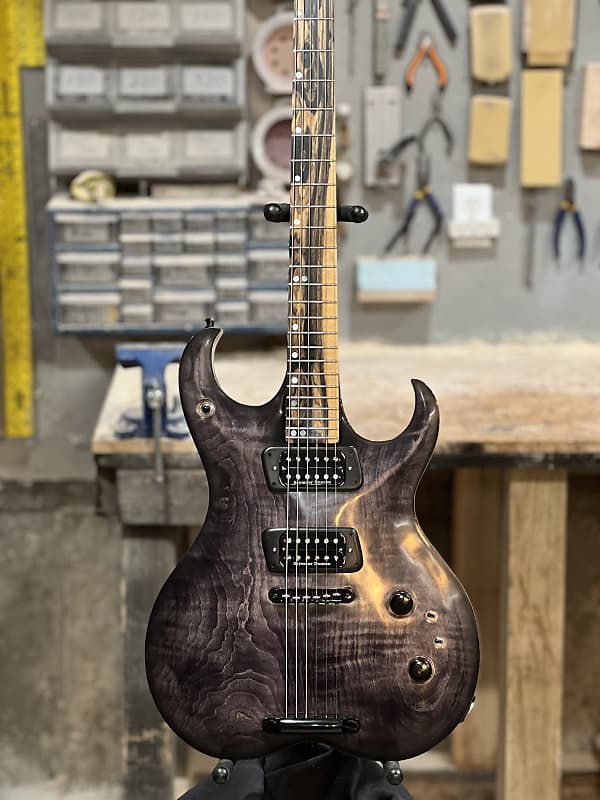 Howie Phoenix Series #P.28.104.24 - Black | Reverb