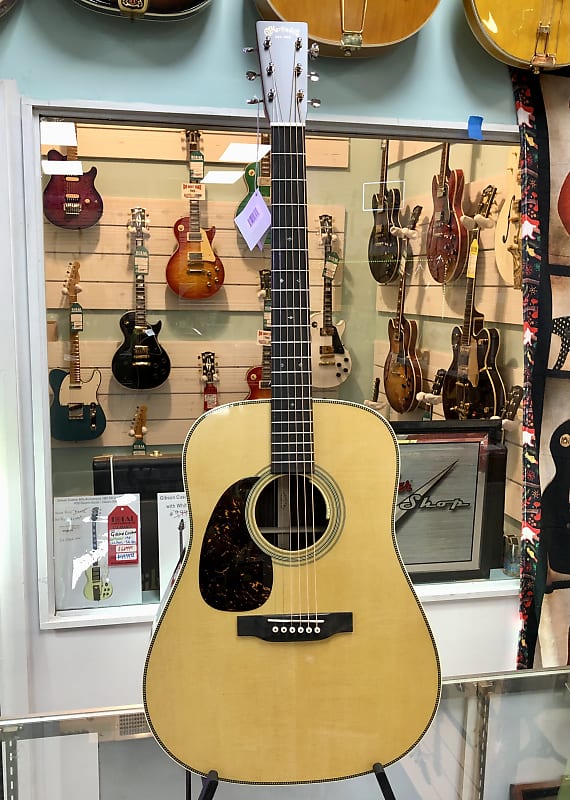 Martin HD28e with LR Baggs Anthem, Left Handed with Hardshell | Reverb