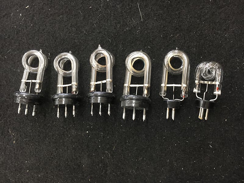 MBT Strobe Light Bulbs 2000’s Clear with Black Base | Reverb UK