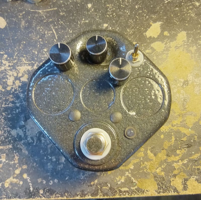 Dongeomac Rat Distortion w/LM308 chip and three modes | Reverb