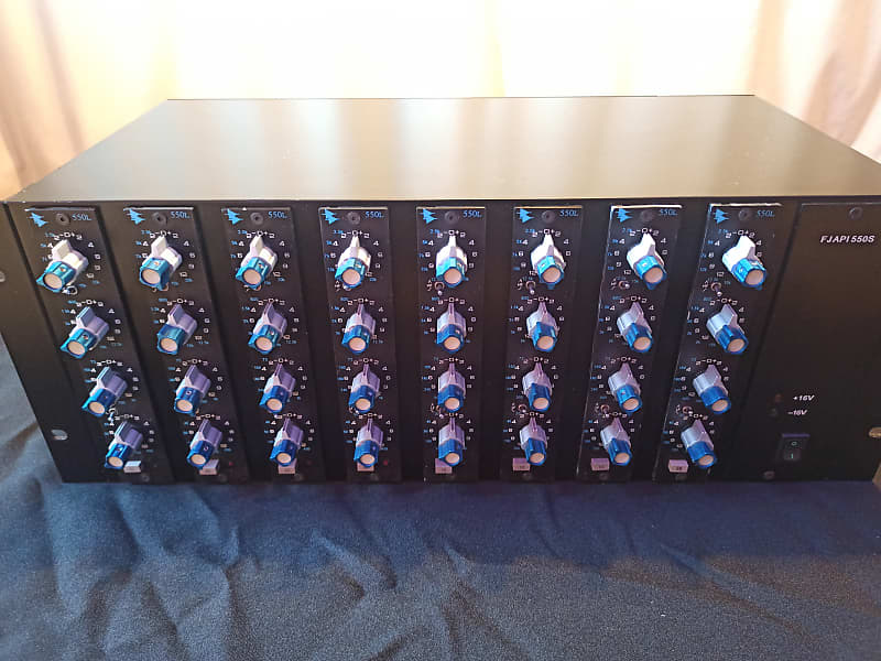API 550 (Rack with 8 units) | Reverb