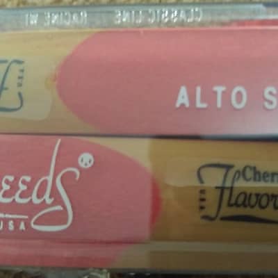 Flavoreeds Alto Sax reeds - Strength = 1.5 / Cherry Red | Reverb
