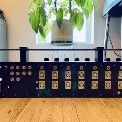 Quad Eight / Electrodyne /Sphere Mixer - 8 channel / 10 bus / | Reverb