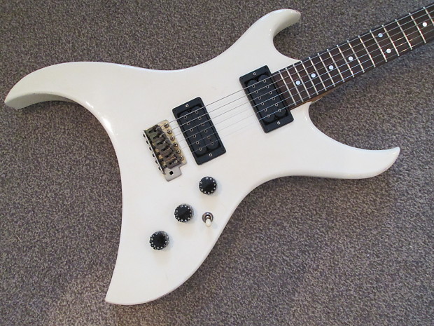 Aria Pro II Urchin model U-60T 1982 white | Reverb