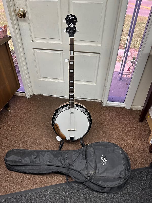 Used Rogue Resonator Banjo 5 String w/ Gig Bag Local Pickup | Reverb