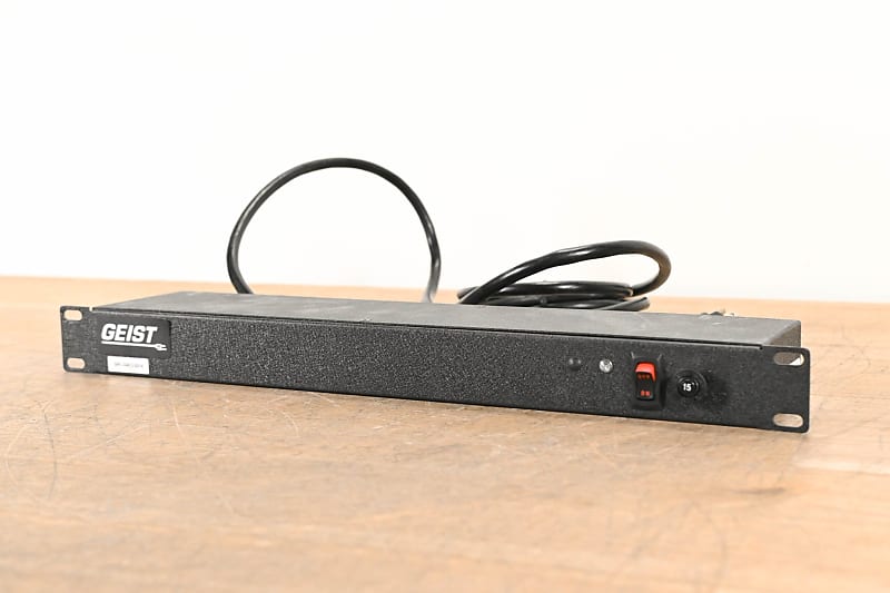 Vertiv Geist BR100-10 10-Outlet Rack-Mountable Power | Reverb