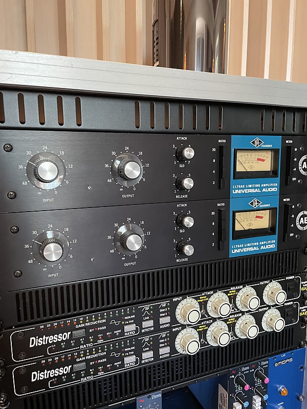 Universal Audio 1176AE stereo pair | Reverb