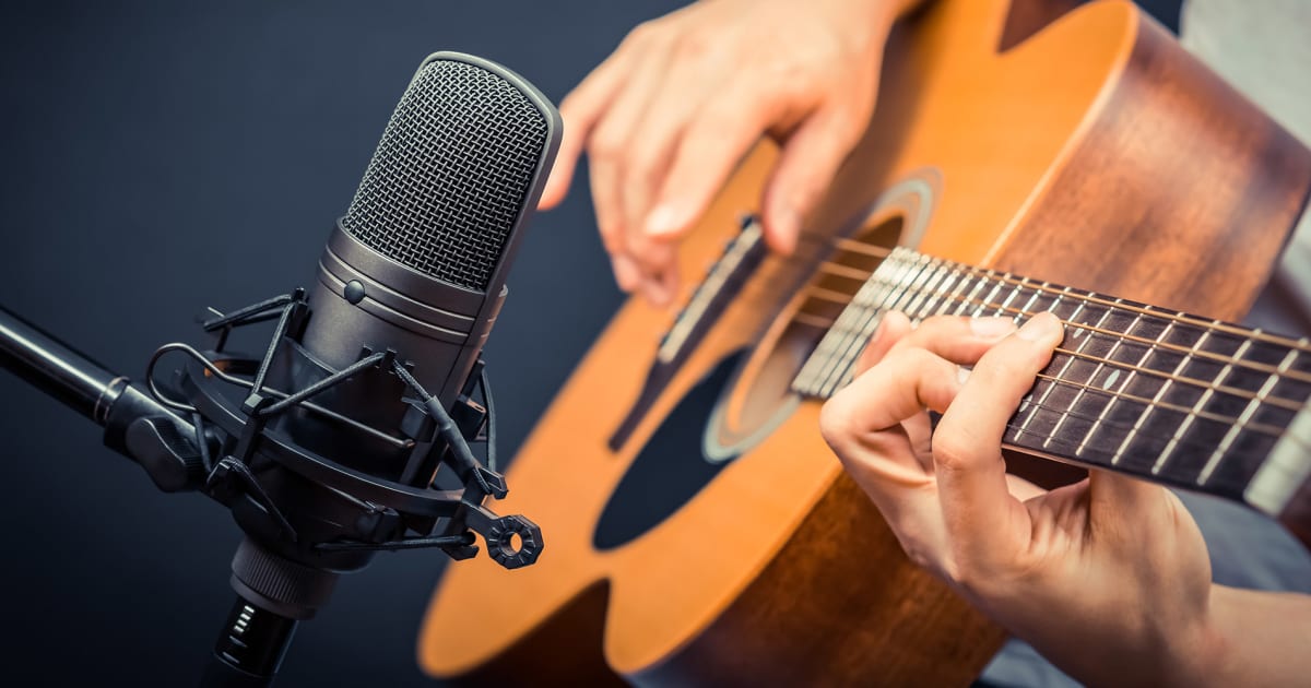 The Easiest Way to Record Your Acoustic Guitar | Reverb News